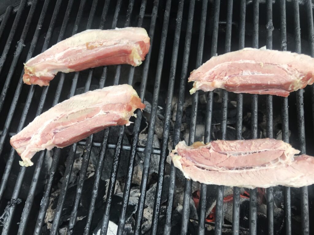 Traag gegaard spek met selderijsalade: Big Green Egg